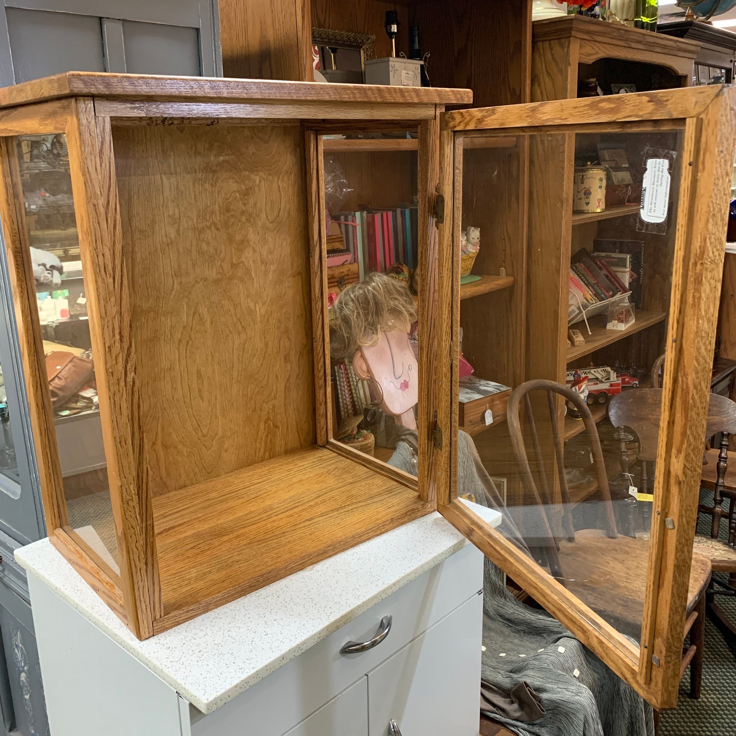 10306 VI Oak Glass Display Case